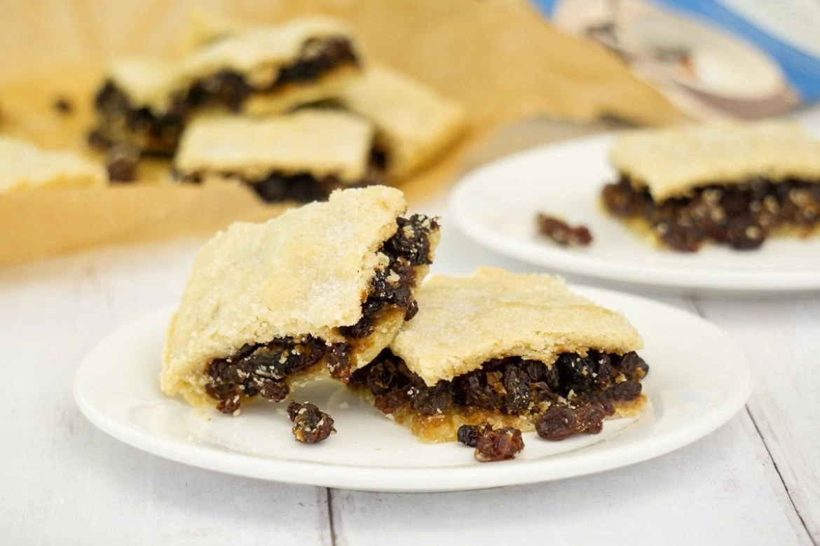 Fly Cemetery: Scottish Fruit Slice Recipe - Scottish Scran