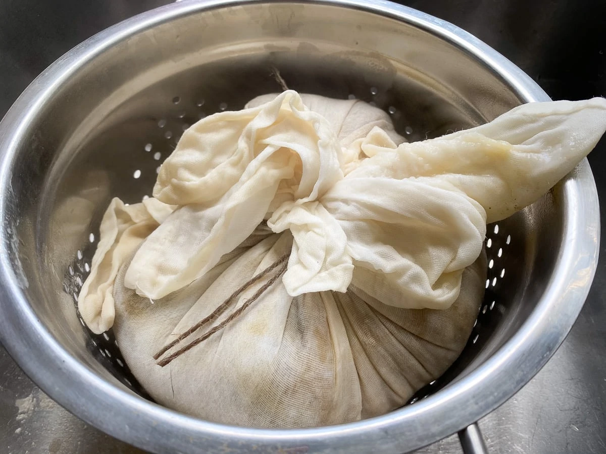 Easy Clootie Dumpling Recipe - Scottish Scran