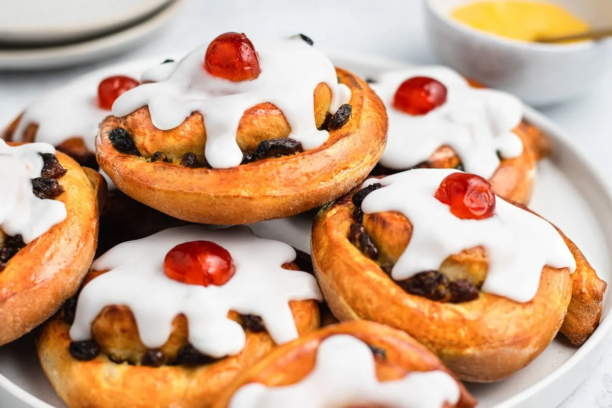 Homemade Belgian Buns Recipe - Scottish Scran