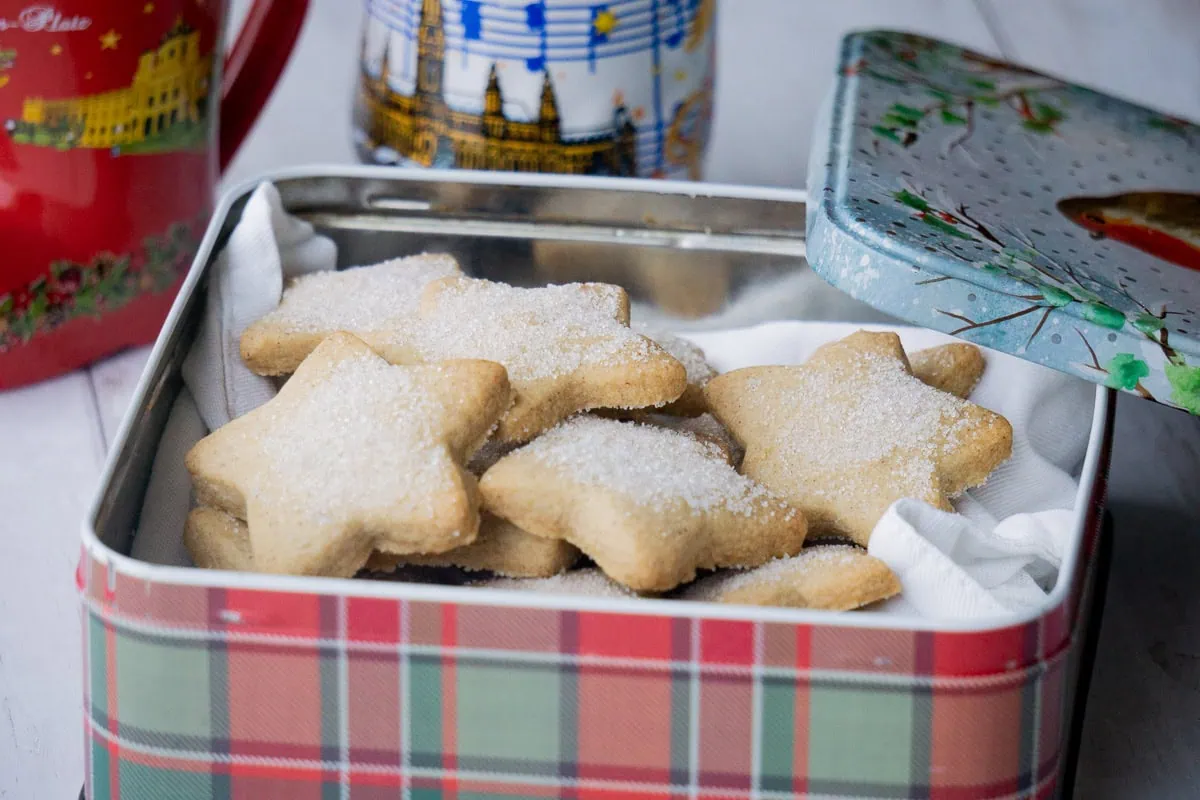 Simple Spiced Christmas Shortbread Recipe - Scottish Scran