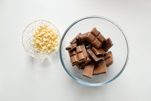 Simple Christmas Tiffin Recipe - Scottish Scran